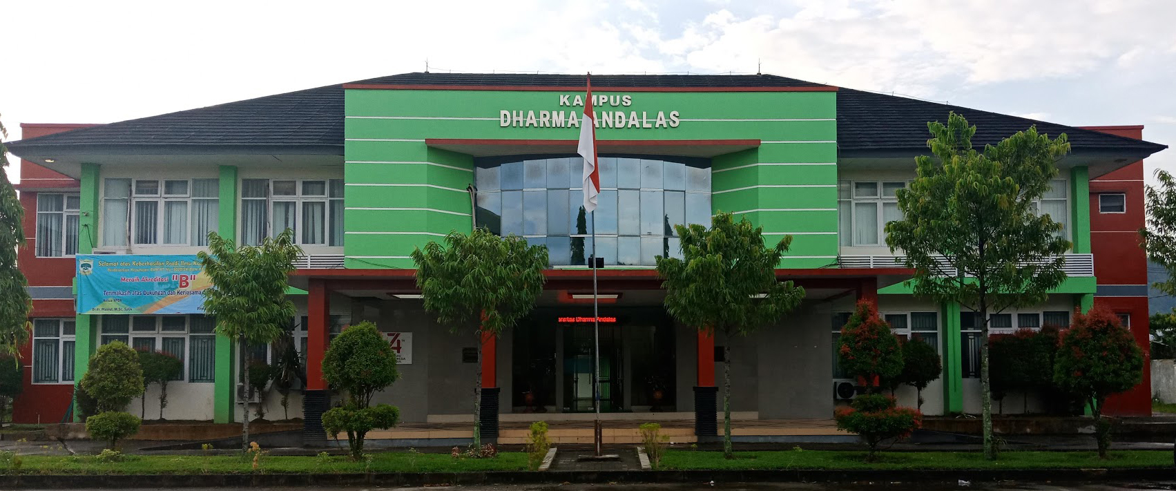 Universitas Dharma Andalas - Kota Padang